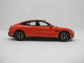 XIAOMI Model auta SU7 Lava Orange / 1:18 / Die-cast