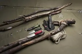 VICTORINOX Nůž s pevnou čepelí Venture Red