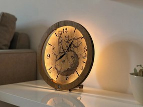 Li-Go "Malý princ" světelné hodiny s powerbankou a pohybovým čidlem/dub velikost svítidla/hodin: 50 cm
