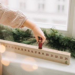Ib Laursen Adventní kalendář Santa's Helper 50 cm, přírodní barva, dřevo