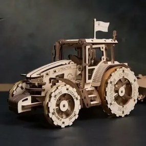 Ugears 3D dřevěné mechanické puzzle Traktor vítězí / od 14 let / 272 d