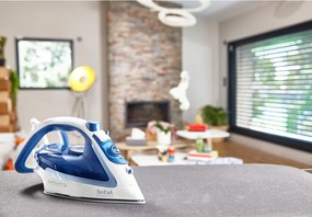 Napařovací žehlička Easygliss Plus Tefal FV5736E0 – Tefal