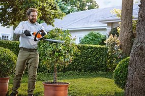 AKU nůžky na živý plot STIHL HSA 40 SET