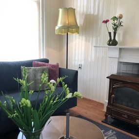 Retro stojací lampa černá s babičkovým stínítkem zelená 45 cm - Simplo