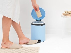 Brabantia NEWICON Pedálový odpadkový koš 5 l - světle modrá