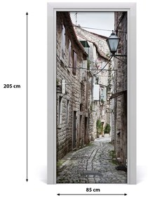 Fototapeta samolepící dveře ulička Chorvatsko 85x205 cm