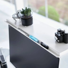 Bílý kovový stojan na monitor Tower – YAMAZAKI