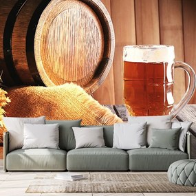 Tapeta soudek piva na dřevěném pozadí - 150x100 cm