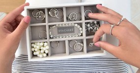 Krabička na šperky Stackers s 11 přihrádkami mini černá samet