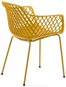 Hořčicově žlutá plastová jídelní židle Kave Home Quinn