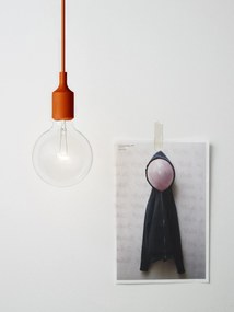 Závěsná lampa Muuto E27 tmavě zelená