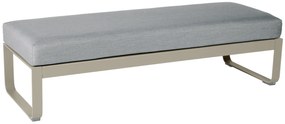 Šedá čalouněná lavice Fermob Bellevie 148 cm s muškátově šedou podnoží